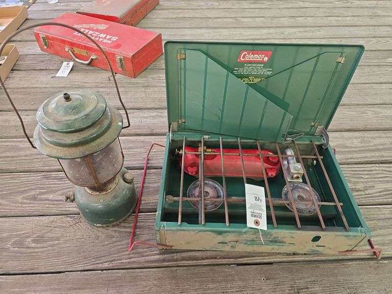 Coleman 425D Camping Stove and Lantern - Schmid Auction
