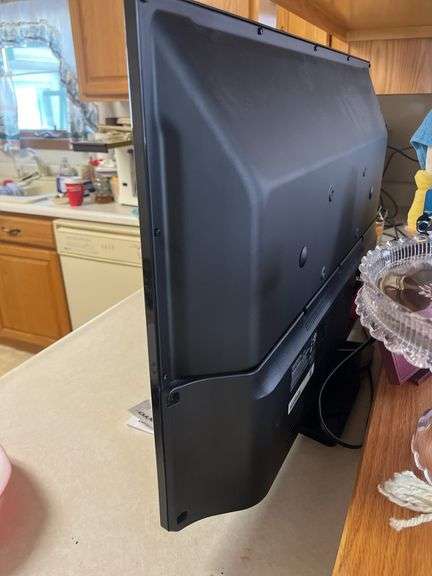 Sanyo LED Flat Screen TV, 32'' with remote - Schmid Auction