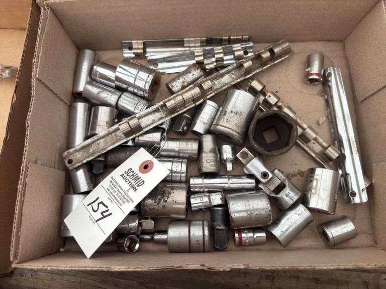 Assortment of standard & metric sockets 1/2"& 3/8" drive - Schmid Auction