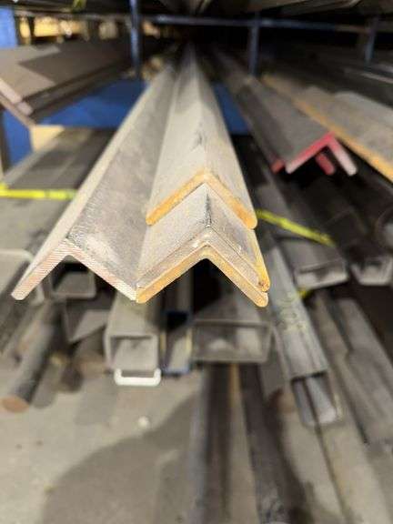 7 pcs of angle iron - Schmid Auction
