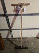 Monta mower 1940's era pushmower - Schmid Auction