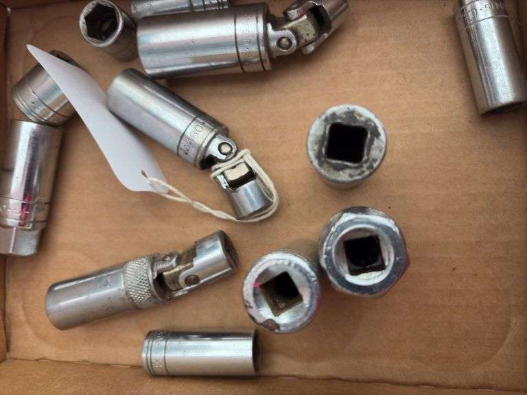 S-K 3/8" drive sockets and swivel heads mostly standard - Schmid Auction