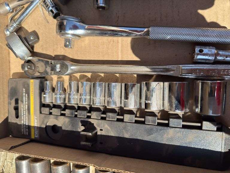 3/8'' socket set, extensions, rachets, and misc sockets - Schmid Auction