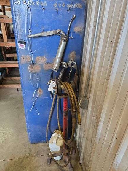 2 Grease guns and Jack stand - Schmid Auction