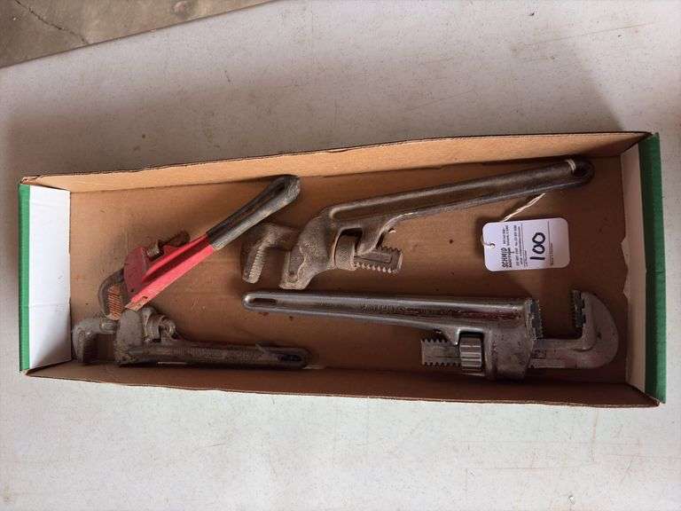 Assortment of pipe wrenches - Schmid Auction