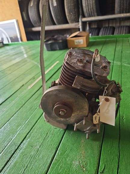 Vintage Whizzer motor - Schmid Auction