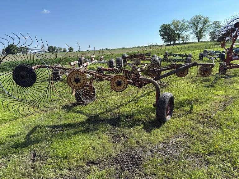 6 Bar Single Row Hay Rake - Schmid Auction