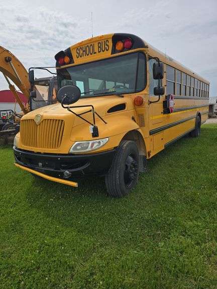 2014 IC Corp school bus, 66 passenger, 91,500 miles, maxx force 7 motor ...