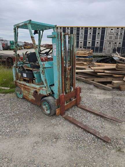 Clark forklift needs work - Schmid Auction