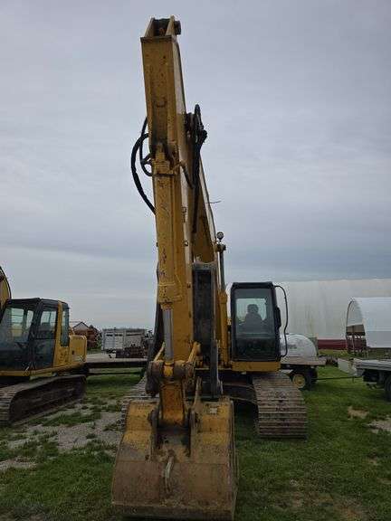 2006 John Deere 200CLC Trackhoe, 6,534 hours, Hyd. Thumb, 48'' Bucket ...