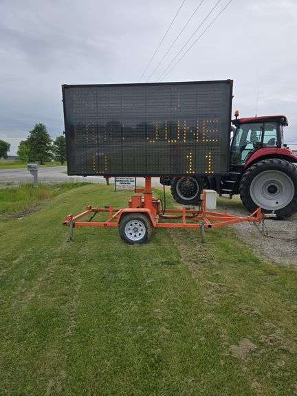 Wanco Message Board, Solar Powered, Programable, Everything works ...