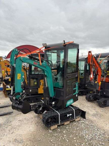 New 2024 AGT QH13R mini excavator, 420cc Gas Engine with EPA, 14IN ...