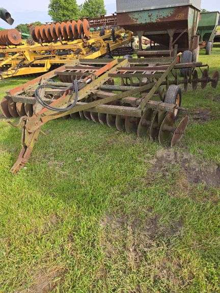 International Model 37 Disk, 12ft - Schmid Auction