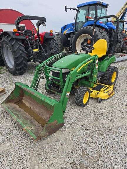 John Deere 2305 utility tractor diesel 668 hrs. 4wd, w/200CX loader ...