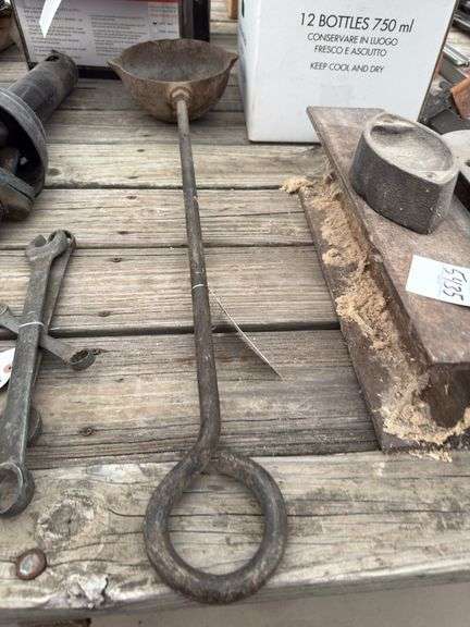 Cast iron blacksmith double spout ladel - Schmid Auction