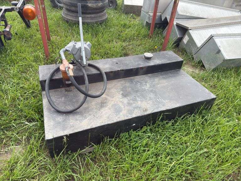 L-Shape Fuel Tank with hand pump - Schmid Auction