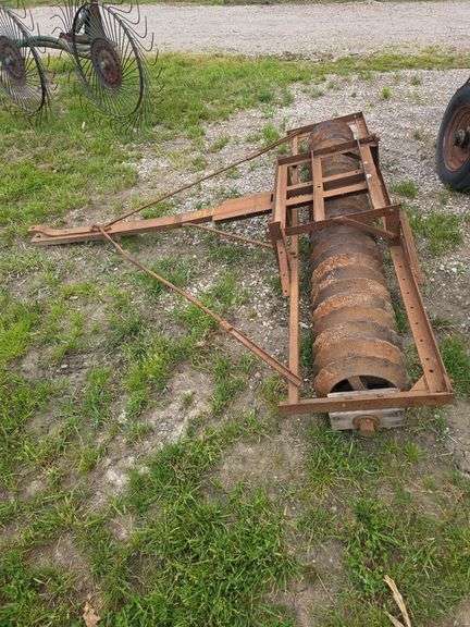 8ft pull type cultimulcher single roller - Schmid Auction