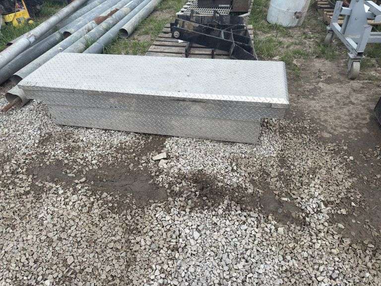 Truck Tool Cross Box - Schmid Auction