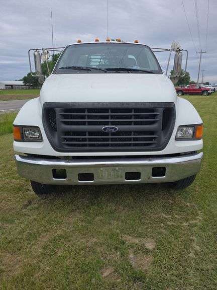 2001 Ford F-650 Flatbed, 262,401 miles, new bed, frame, and rear spring ...