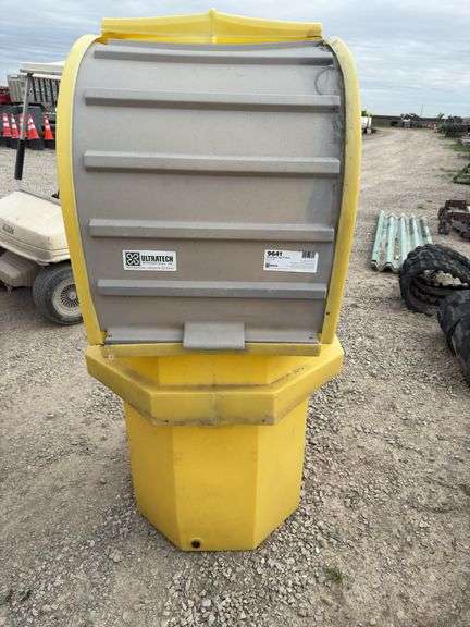 Outdoor 55 gallon barrel enclosure - Schmid Auction