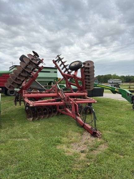 White 271 21ft disc, 22" blades, new blades and bearings, new hoses ...