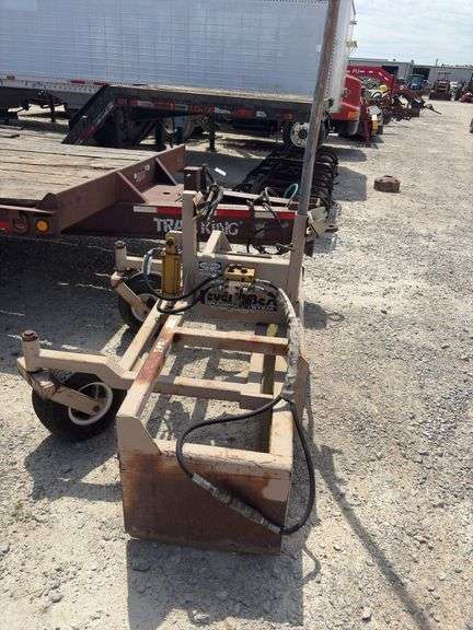Level best box grader skid steer attachment, operates off lase, comes ...