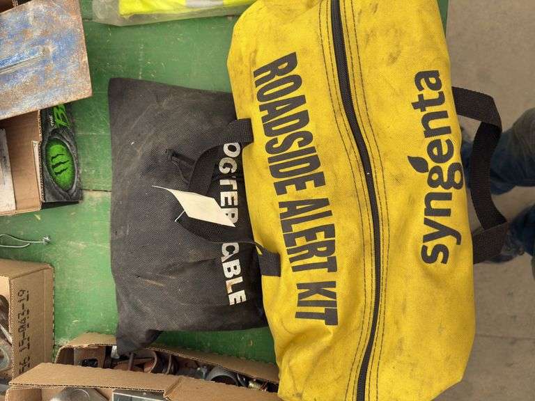 Two roadside kits - Schmid Auction