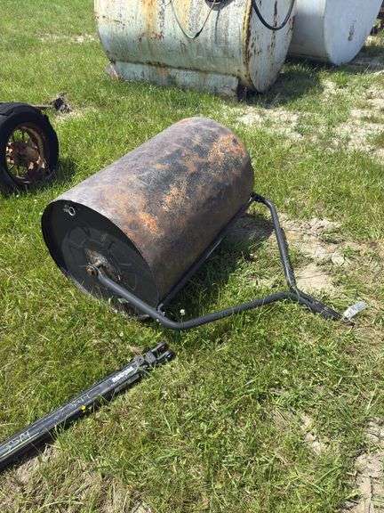 3ft Agri-fab lawn roller filled with sand - Schmid Auction