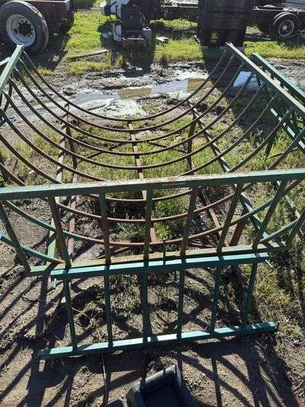 Round Bale Hay Feeder with end gate - Schmid Auction
