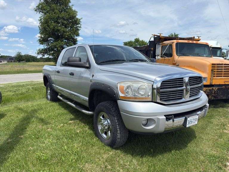 2006 Dodge Ram 2500 Mega Cab, Cummins Turbo Diesel, 173,982 miles, runs ...