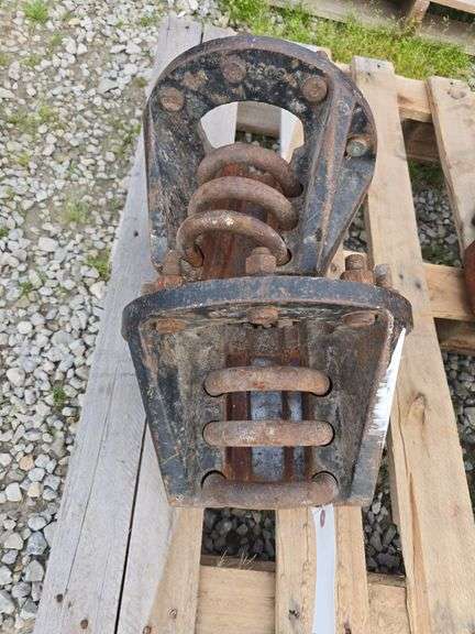2 Tractor Dual Hubs - Schmid Auction
