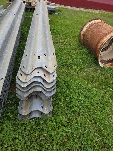 Stack of Guard rail - Schmid Auction