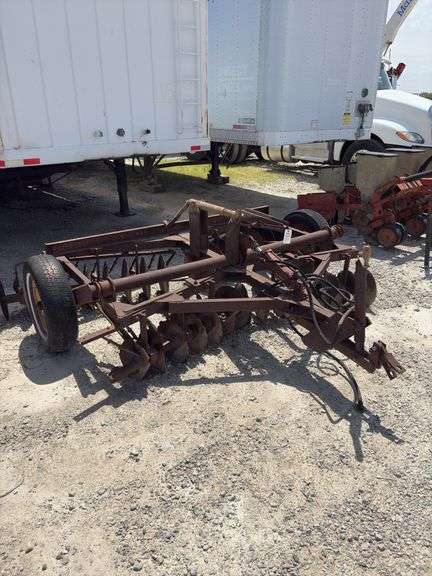 9ft pull type disk - Schmid Auction