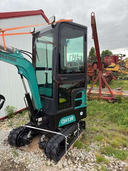 New 2024 AGT QH13R mini excavator, 420cc Gas Engine with EPA, 14IN ...