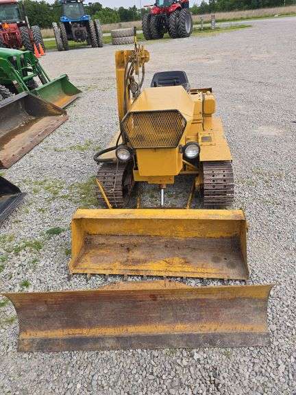 Struck MT 3000B magnatrac, s/n:4530, 54" blade and 4ft bucket, with ...