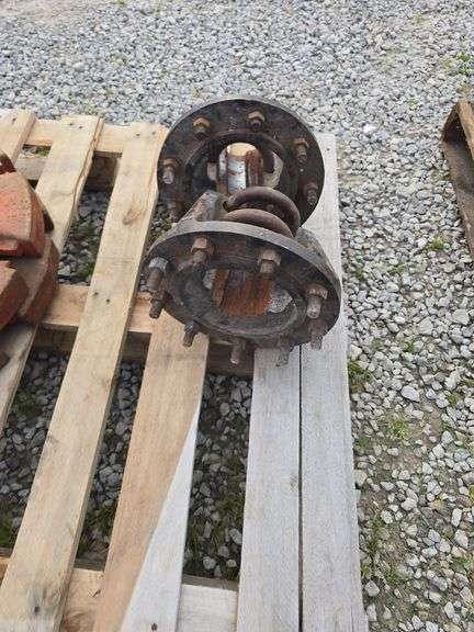 2 Tractor Dual Hubs - Schmid Auction