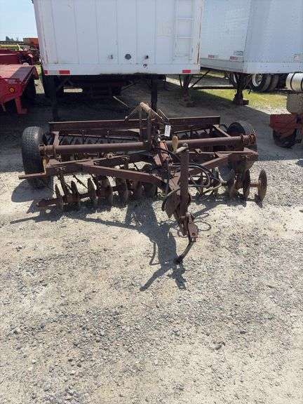 9ft pull type disk - Schmid Auction