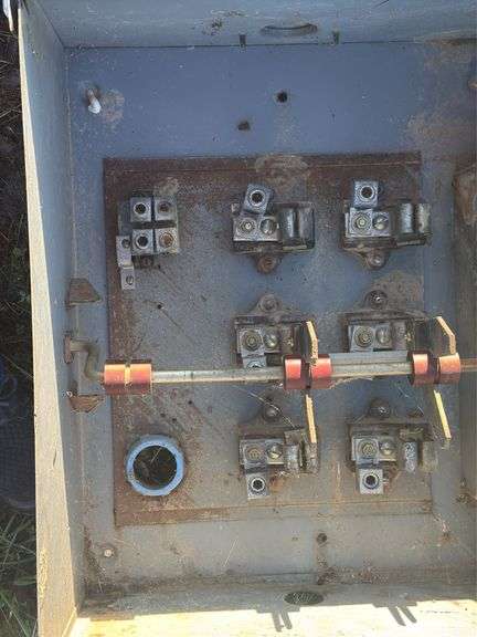 Generator disconnect box - Schmid Auction