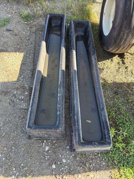 2 Premier 4ft Feed Troughs - Schmid Auction