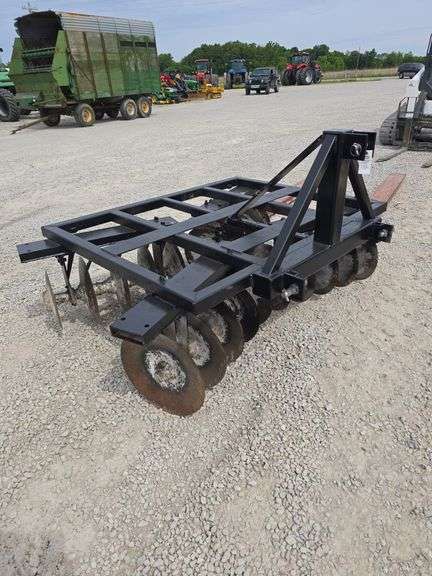 3pt 6ft disc, blades and bearings are in great shape - Schmid Auction