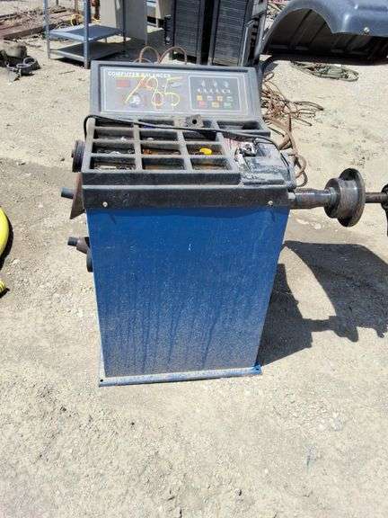 Computer Balancer Tire Machine - Schmid Auction