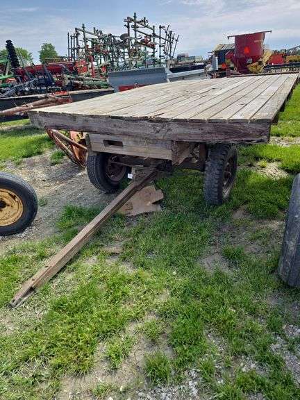 16ft hay rack with springs - Schmid Auction