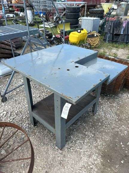 Metal work bench - Schmid Auction