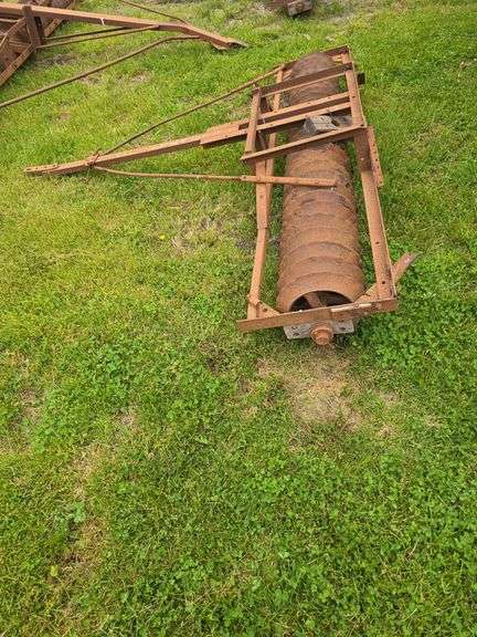 8ft pull type cultimulcher single roller - Schmid Auction