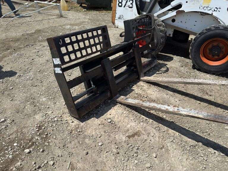 HD 6ft Wide 4ft forks, hyd adjustable forks, heavy duty - Schmid Auction