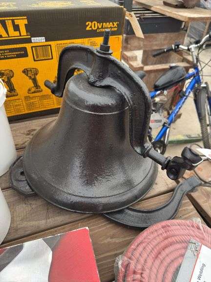 Large bell with yoke - Schmid Auction