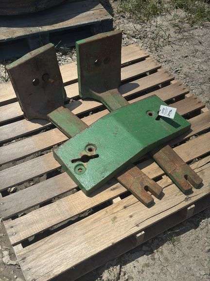 Front JD weight with starting bracket - Schmid Auction