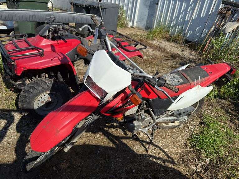 Honda 230L CRF Dirt Bike, 11,631 miles, no title - Schmid Auction