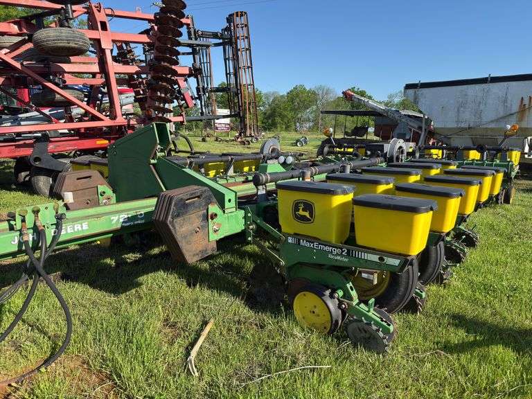 John Deere 7200 Conversion 16 Row Planter, with seed discs, with ...