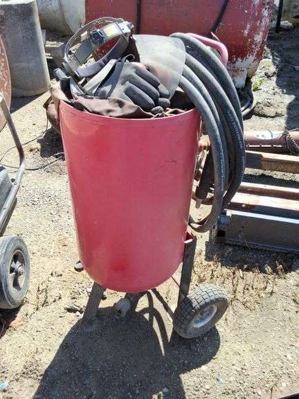 Sand Blasting Pot - Schmid Auction